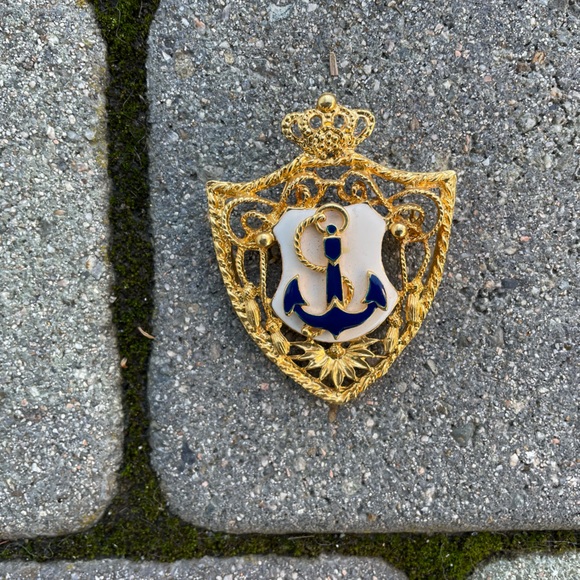 Vintage | Jewelry | Gold Hardware Nautical Crest Brooch Pin With Anchor ...